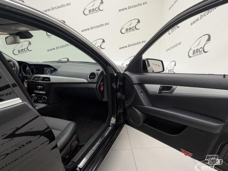 Black Mercedes-Benz c-220 2012 in Avizieniai, with an engine capacity of 2.10 L and mileage of 225 thousand km for 6500 €, photo 8 on AUTOMOTO.COM.LV