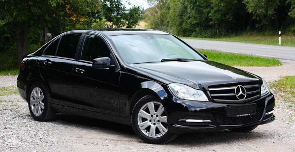 Melns Mercedes-Benz c-220 2012 Kretinga, ar dzinēja tilpumu 2.14 L un nobraukumu 330 tūkst. km par 5999 €, foto 2 vietnē AUTOMOTO.COM.LV