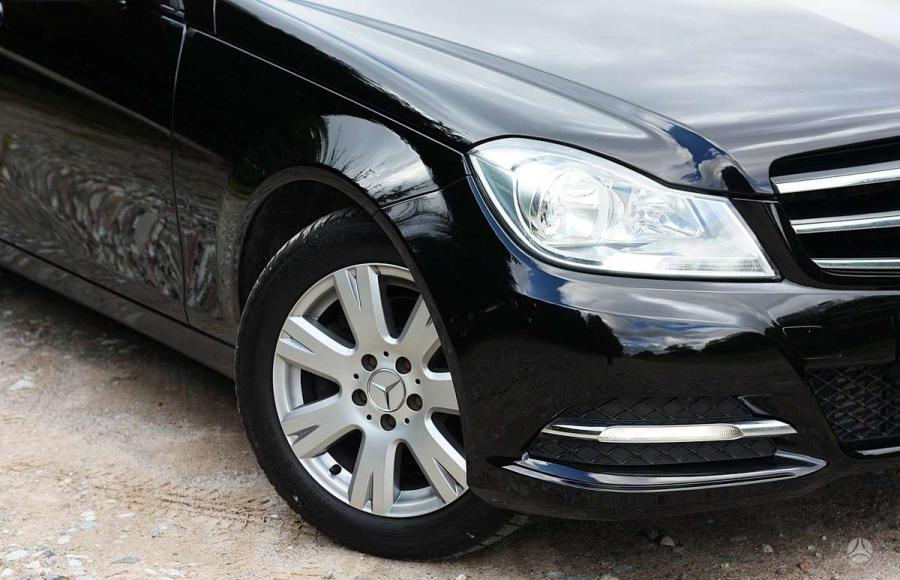 Melns Mercedes-Benz c-220 2012 Kretinga, ar dzinēja tilpumu 2.14 L un nobraukumu 330 tūkst. km par 5999 €, foto 4 vietnē AUTOMOTO.COM.LV