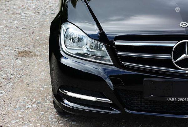 Melns Mercedes-Benz c-220 2012 Kretinga, ar dzinēja tilpumu 2.14 L un nobraukumu 330 tūkst. km par 5999 €, foto 4 vietnē AUTOMOTO.COM.LV