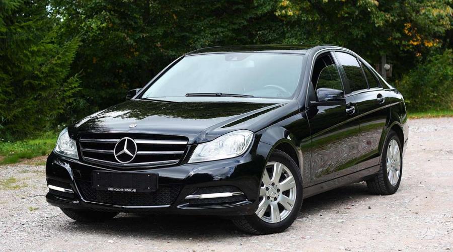 Melns Mercedes-Benz c-220 2012 Kretinga, ar dzinēja tilpumu 2.14 L un nobraukumu 330 tūkst. km par 5999 €, foto 8 vietnē AUTOMOTO.COM.LV