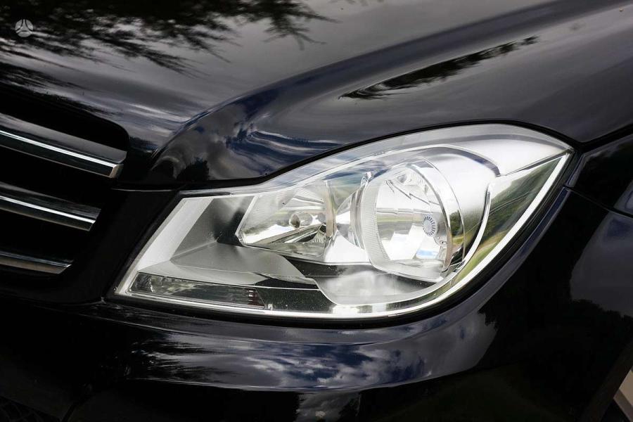 Melns Mercedes-Benz c-220 2012 Kretinga, ar dzinēja tilpumu 2.14 L un nobraukumu 330 tūkst. km par 5999 €, foto 11 vietnē AUTOMOTO.COM.LV