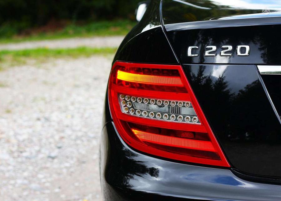 Melns Mercedes-Benz c-220 2012 Kretinga, ar dzinēja tilpumu 2.14 L un nobraukumu 330 tūkst. km par 5999 €, foto 16 vietnē AUTOMOTO.COM.LV