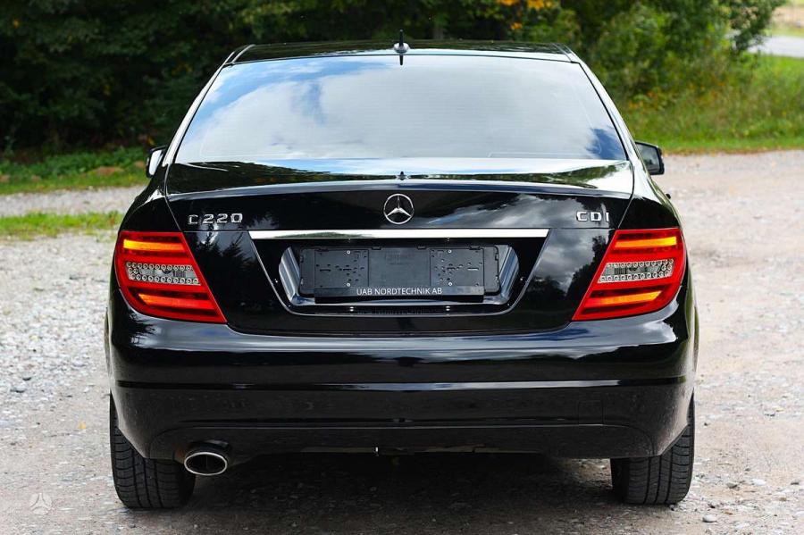 Melns Mercedes-Benz c-220 2012 Kretinga, ar dzinēja tilpumu 2.14 L un nobraukumu 330 tūkst. km par 5999 €, foto 17 vietnē AUTOMOTO.COM.LV