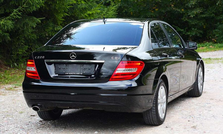 Melns Mercedes-Benz c-220 2012 Kretinga, ar dzinēja tilpumu 2.14 L un nobraukumu 330 tūkst. km par 5999 €, foto 21 vietnē AUTOMOTO.COM.LV