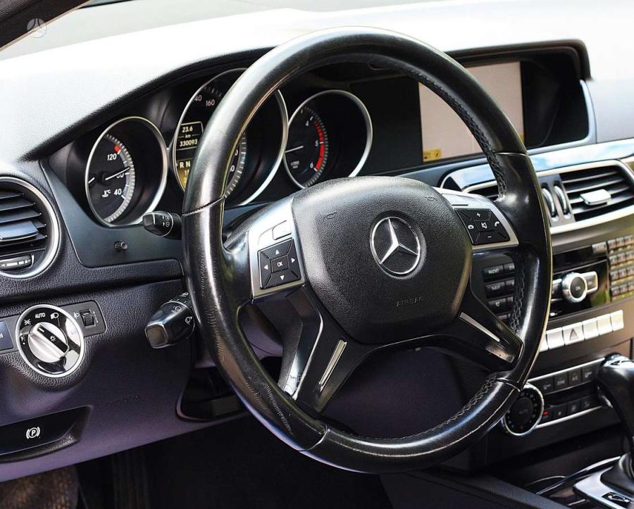 Melns Mercedes-Benz c-220 2012 Kretinga, ar dzinēja tilpumu 2.14 L un nobraukumu 330 tūkst. km par 5999 €, foto 24 vietnē AUTOMOTO.COM.LV