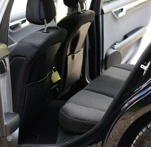 Melns Mercedes-Benz c-220 2012 Kretinga, ar dzinēja tilpumu 2.14 L un nobraukumu 330 tūkst. km par 5999 €, foto 25 vietnē AUTOMOTO.COM.LV