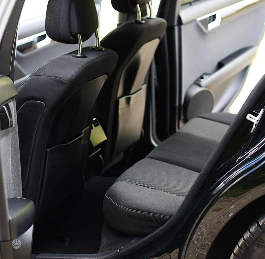 Melns Mercedes-Benz c-220 2012 Kretinga, ar dzinēja tilpumu 2.14 L un nobraukumu 330 tūkst. km par 5999 €, foto 25 vietnē AUTOMOTO.COM.LV
