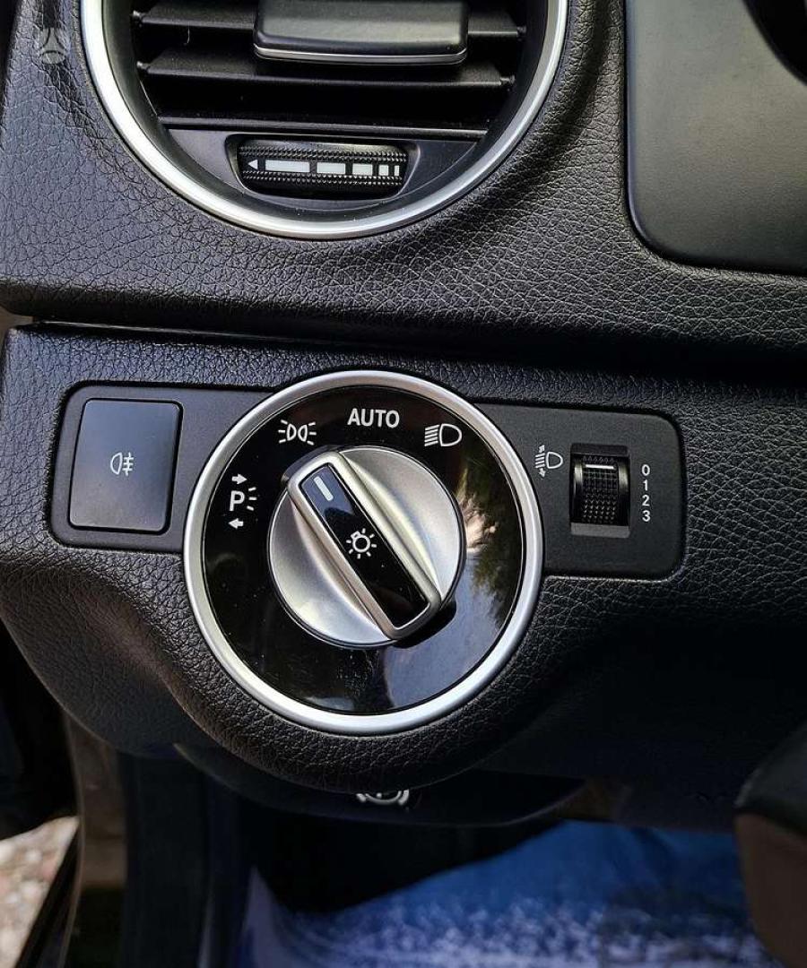 Melns Mercedes-Benz c-220 2012 Kretinga, ar dzinēja tilpumu 2.14 L un nobraukumu 330 tūkst. km par 5999 €, foto 28 vietnē AUTOMOTO.COM.LV