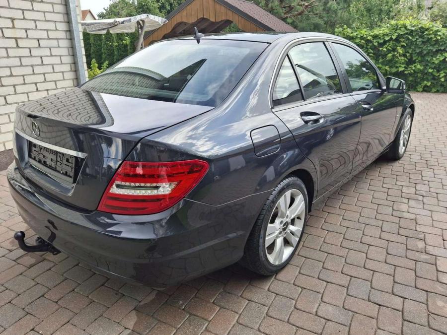 Melns Mercedes-Benz c-220 2012 Kauņa, ar dzinēja tilpumu 2.20 L un nobraukumu 284 tūkst. km par 6350 €, foto 3 vietnē AUTOMOTO.COM.LV