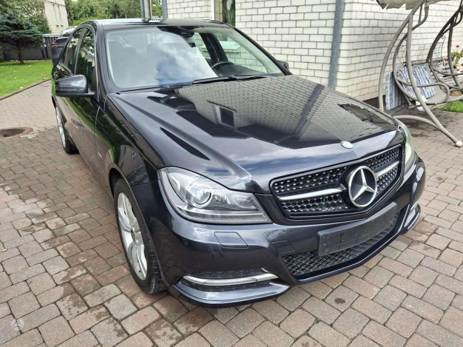 Melns Mercedes-Benz c-220 2012 Kauņa, ar dzinēja tilpumu 2.20 L un nobraukumu 284 tūkst. km par 6350 €, foto 5 vietnē AUTOMOTO.COM.LV