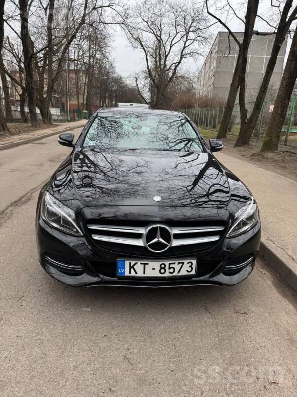 Melns Mercedes-Benz c-220 2014 Rīga, ar dzinēja tilpumu 2.00 L un nobraukumu 351 tūkst. km par 13000 €, foto 3 vietnē AUTOMOTO.COM.LV