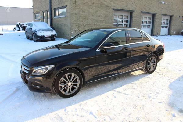 Black Mercedes-Benz c-220 2014 in Klaipeda, with an engine capacity of 2.14 L and mileage of 201 thousand km for 10900 €, photo 3 on AUTOMOTO.COM.LV