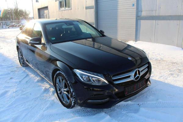 Black Mercedes-Benz c-220 2014 in Klaipeda, with an engine capacity of 2.14 L and mileage of 201 thousand km for 10900 €, photo 8 on AUTOMOTO.COM.LV