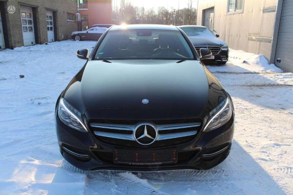 Black Mercedes-Benz c-220 2014 in Klaipeda, with an engine capacity of 2.14 L and mileage of 201 thousand km for 10900 €, photo 9 on AUTOMOTO.COM.LV