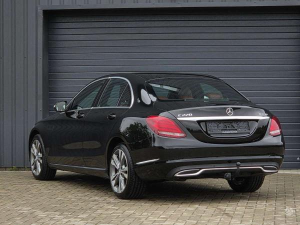 Black Mercedes-Benz c-220 2014 in Kaunas, with an engine capacity of 2.14 L and mileage of 288 thousand km for 13450 €, photo 3 on AUTOMOTO.COM.LV