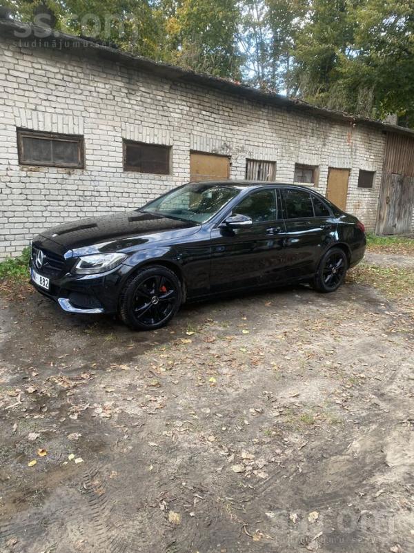Melns Mercedes-Benz c-220 2014 Rīga, ar dzinēja tilpumu 2.20 L un nobraukumu 254 tūkst. km par 11500 €, foto 4 vietnē AUTOMOTO.COM.LV