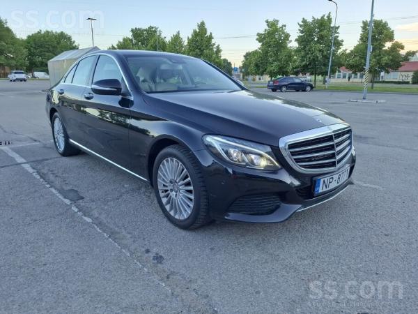 Черный Мерседес Ц 220 2014 в Рига, объемом двигателя 2.00 л и пробегом 180 тыс. км за 12500 €, фото 1 на AUTOMOTO.COM.LV