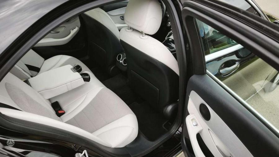 Melns Mercedes-Benz c-220 2014 Šauļi, ar dzinēja tilpumu 2.14 L un nobraukumu 265 tūkst. km par 11990 €, foto 23 vietnē AUTOMOTO.COM.LV