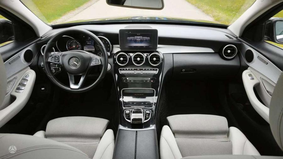 Melns Mercedes-Benz c-220 2014 Šauļi, ar dzinēja tilpumu 2.14 L un nobraukumu 265 tūkst. km par 11990 €, foto 24 vietnē AUTOMOTO.COM.LV