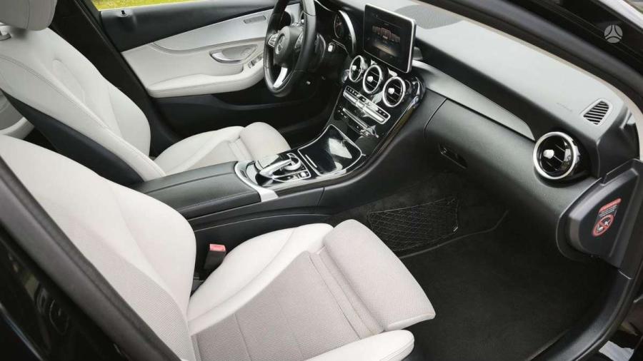 Melns Mercedes-Benz c-220 2014 Šauļi, ar dzinēja tilpumu 2.14 L un nobraukumu 265 tūkst. km par 11990 €, foto 26 vietnē AUTOMOTO.COM.LV