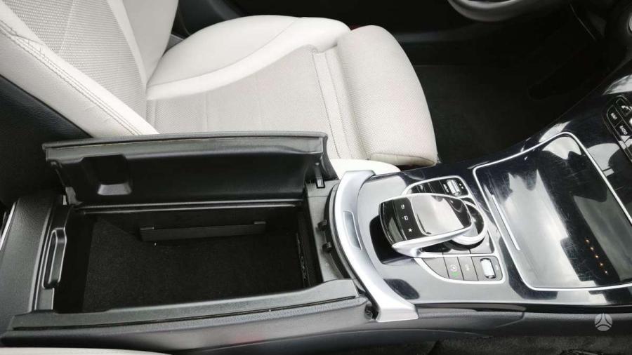 Melns Mercedes-Benz c-220 2014 Šauļi, ar dzinēja tilpumu 2.14 L un nobraukumu 265 tūkst. km par 11990 €, foto 27 vietnē AUTOMOTO.COM.LV