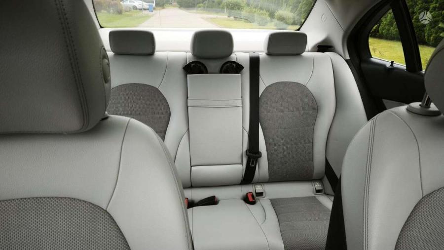 Melns Mercedes-Benz c-220 2014 Šauļi, ar dzinēja tilpumu 2.14 L un nobraukumu 265 tūkst. km par 11990 €, foto 30 vietnē AUTOMOTO.COM.LV