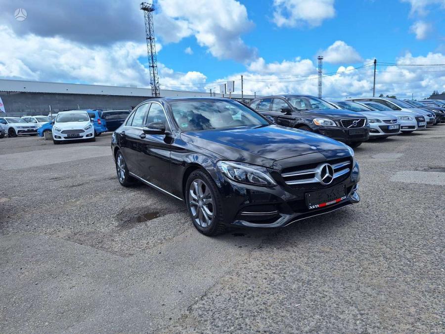 Black Mercedes-Benz c-220 2014 in Kaunas, with an engine capacity of 2.20 L and mileage of 235 thousand km for 12300 €, photo 3 on AUTOMOTO.COM.LV