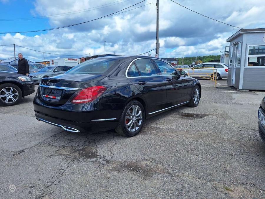 Black Mercedes-Benz c-220 2014 in Kaunas, with an engine capacity of 2.20 L and mileage of 235 thousand km for 12300 €, photo 8 on AUTOMOTO.COM.LV
