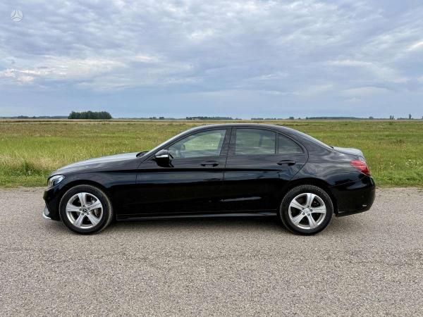 Black Mercedes-Benz c-220 2014 in Vilkaviskis, with an engine capacity of 2.14 L and mileage of 215 thousand km for 14200 €, photo 5 on AUTOMOTO.COM.LV