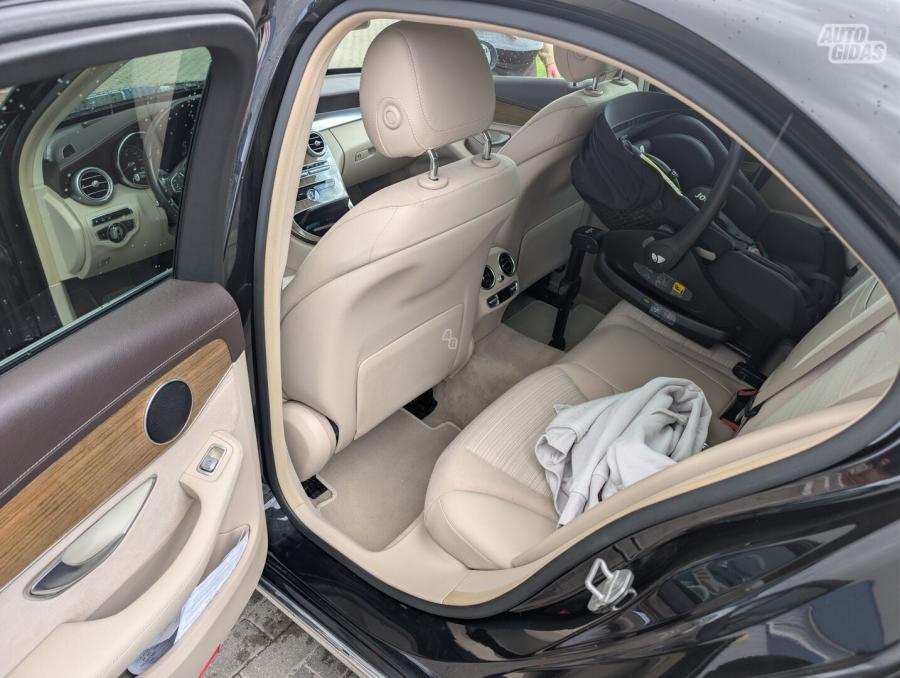 Black Mercedes-Benz c-220 2014 in Klaipeda, with an engine capacity of 2.20 L and mileage of 155 thousand km for 14000 €, photo 8 on AUTOMOTO.COM.LV