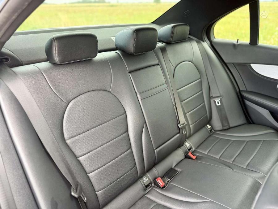 Black Mercedes-Benz c-220 2014 in Siauliai, with an engine capacity of 2.14 L and mileage of 216 thousand km for 13900 €, photo 20 on AUTOMOTO.COM.LV