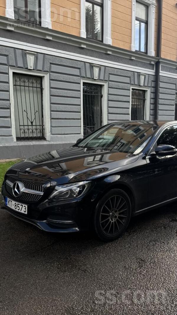 Black Mercedes-Benz c-220 2014 in Riga, with an engine capacity of 2.20 L and mileage of 366 thousand km for 11990 €, photo 3 on AUTOMOTO.COM.LV