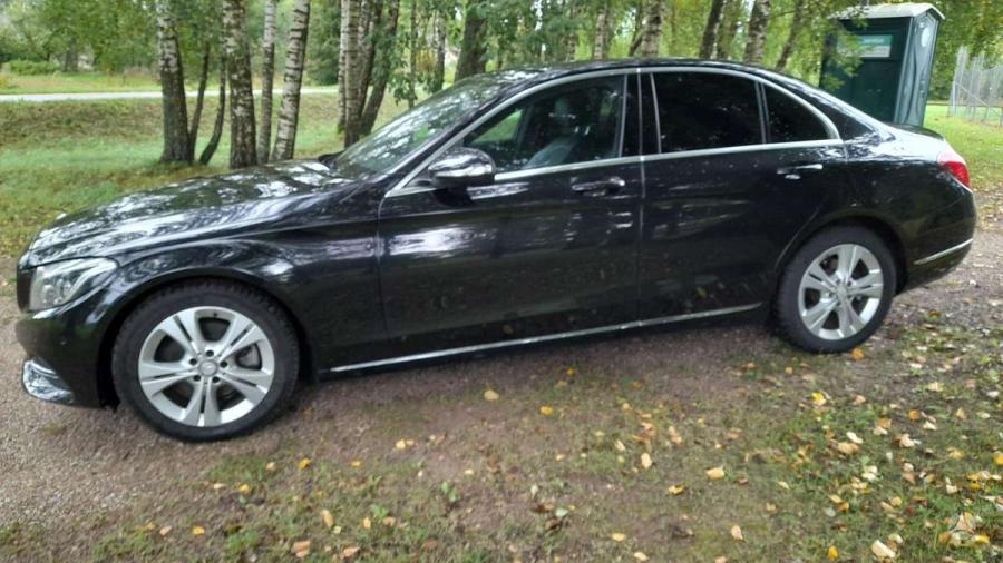Black Mercedes-Benz c-220 2014 in Kaunas, with an engine capacity of 2.20 L and mileage of 341 thousand km for 11600 €, photo 6 on AUTOMOTO.COM.LV