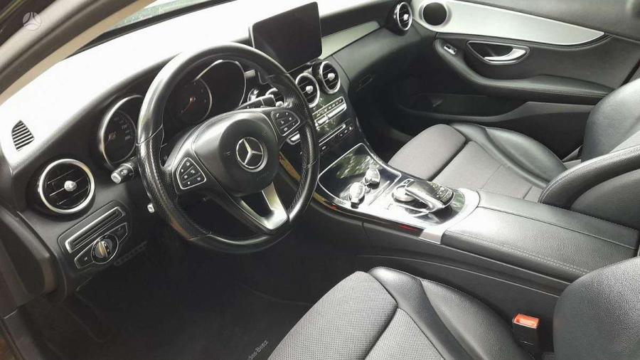 Black Mercedes-Benz c-220 2014 in Kaunas, with an engine capacity of 2.20 L and mileage of 341 thousand km for 11600 €, photo 9 on AUTOMOTO.COM.LV