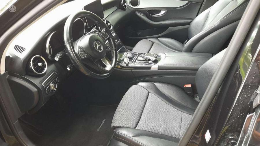 Black Mercedes-Benz c-220 2014 in Kaunas, with an engine capacity of 2.20 L and mileage of 341 thousand km for 11600 €, photo 13 on AUTOMOTO.COM.LV