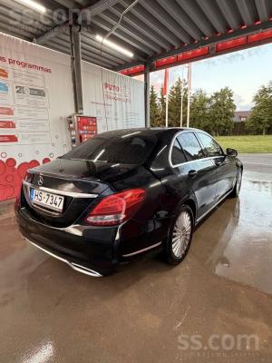 Black Mercedes-Benz c-220 2015 in Riga, with an engine capacity of 2.20 L and mileage of 261 thousand km for 13500 €, photo 6 on AUTOMOTO.COM.LV