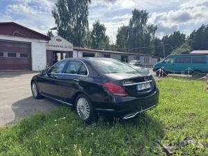 Black Mercedes-Benz c-220 2015 in Riga, with an engine capacity of 2.20 L and mileage of 180 thousand km for 8200 €, photo 4 on AUTOMOTO.COM.LV