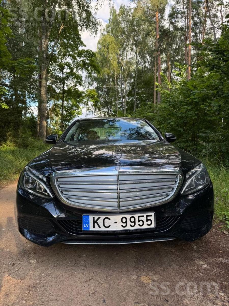 Black Mercedes-Benz c-220 2015 in Ogre, with an engine capacity of 2.20 L and mileage of 239 thousand km for 15000 €, photo 1 on AUTOMOTO.COM.LV
