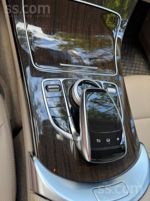 Black Mercedes-Benz c-220 2015 in Ogre, with an engine capacity of 2.20 L and mileage of 239 thousand km for 15000 €, photo 6 on AUTOMOTO.COM.LV