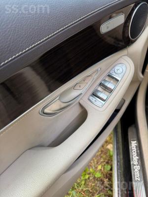 Black Mercedes-Benz c-220 2015 in Ogre, with an engine capacity of 2.20 L and mileage of 239 thousand km for 15000 €, photo 8 on AUTOMOTO.COM.LV