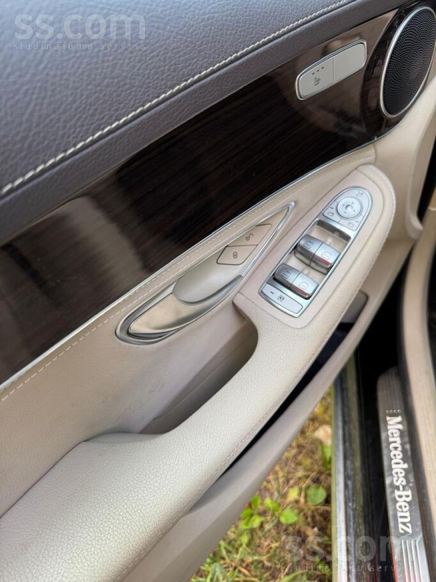 Black Mercedes-Benz c-220 2015 in Ogre, with an engine capacity of 2.20 L and mileage of 239 thousand km for 15000 €, photo 8 on AUTOMOTO.COM.LV