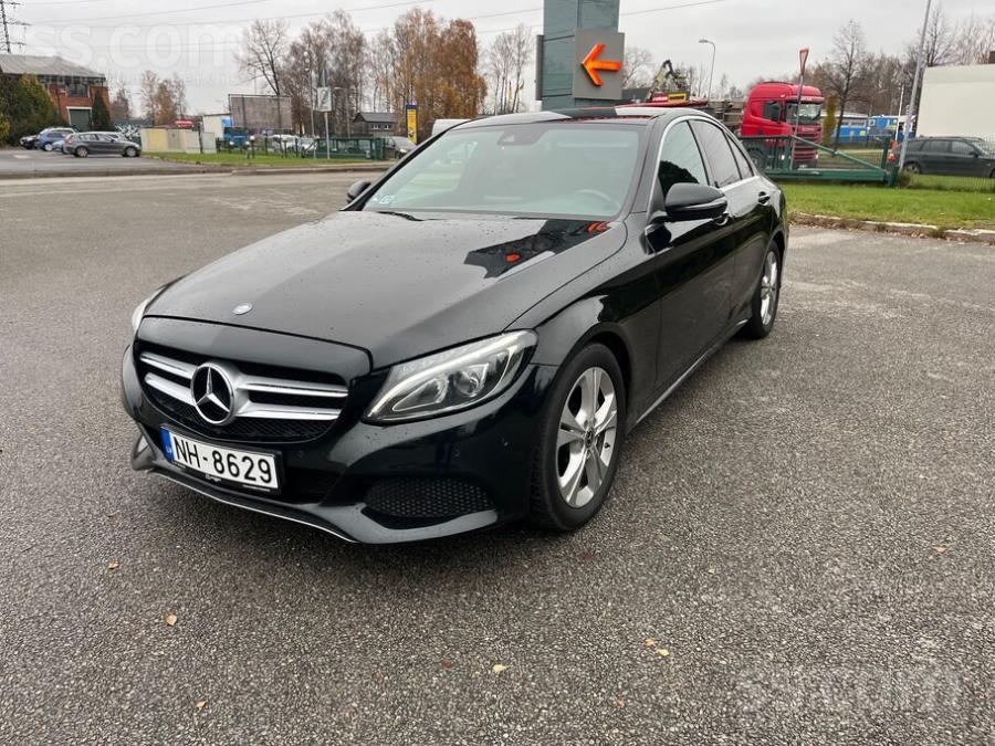 Black Mercedes-Benz c-220 2016 in Riga, with an engine capacity of 2.20 L and mileage of 0 thousand km for 13900 €, photo 2 on AUTOMOTO.COM.LV