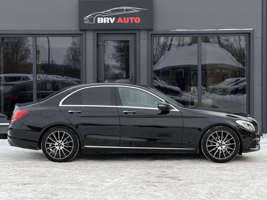 Black Mercedes-Benz c-220 2016 in Kedainiai, with an engine capacity of 2.14 L and mileage of 151 thousand km for 17150 €, photo 6 on AUTOMOTO.COM.LV