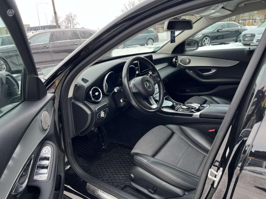 Black Mercedes-Benz c-220 2016 in Kedainiai, with an engine capacity of 2.14 L and mileage of 151 thousand km for 17150 €, photo 17 on AUTOMOTO.COM.LV