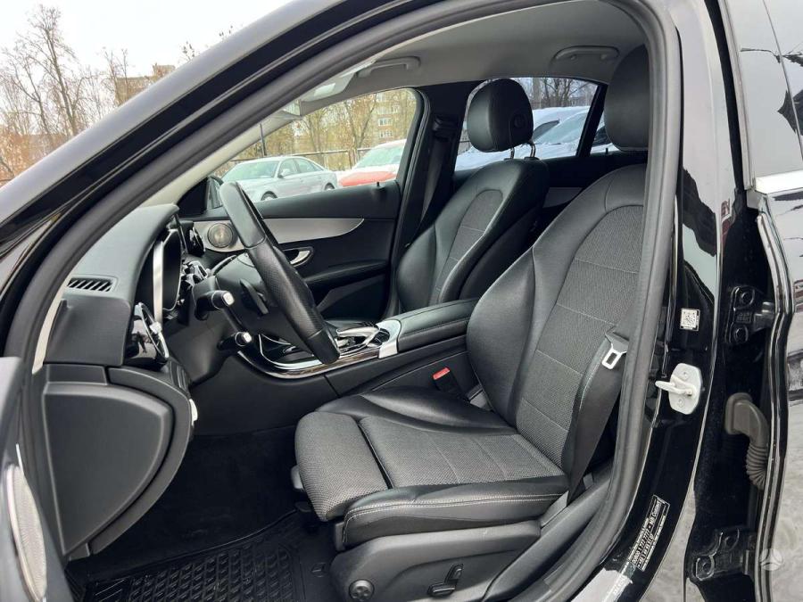 Black Mercedes-Benz c-220 2016 in Kedainiai, with an engine capacity of 2.14 L and mileage of 151 thousand km for 17150 €, photo 21 on AUTOMOTO.COM.LV