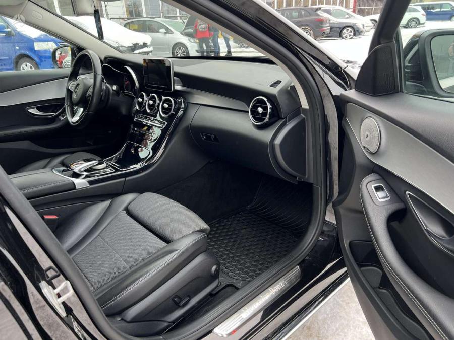 Black Mercedes-Benz c-220 2016 in Kedainiai, with an engine capacity of 2.14 L and mileage of 151 thousand km for 17150 €, photo 24 on AUTOMOTO.COM.LV
