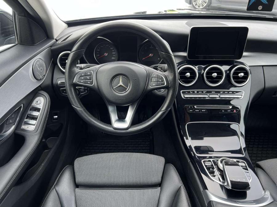 Black Mercedes-Benz c-220 2016 in Kedainiai, with an engine capacity of 2.14 L and mileage of 151 thousand km for 17150 €, photo 28 on AUTOMOTO.COM.LV