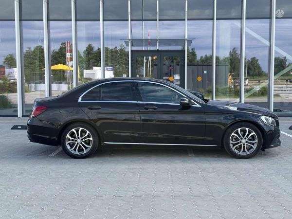 Black Mercedes-Benz c-220 2016 in Vilnius, with an engine capacity of 2.14 L and mileage of 232 thousand km for 12400 €, photo 2 on AUTOMOTO.COM.LV