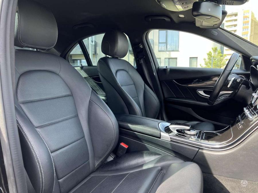 Black Mercedes-Benz c-220 2017 in Kaunas, with an engine capacity of 2.20 L and mileage of 245 thousand km for 15200 €, photo 19 on AUTOMOTO.COM.LV
